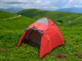3-vietīga pārgājienu telts ar alumīnija lokiem