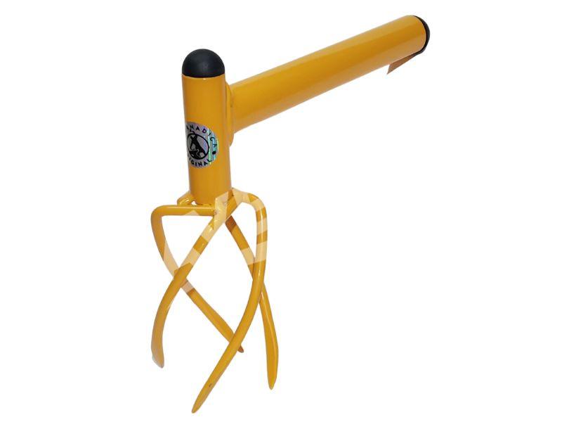 Hand cultivator Mini Twister for soil loosening | Averto